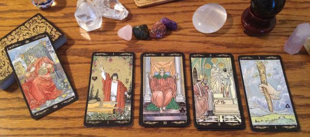 A Tarot Reading Technique: The Eta Method – benebell wen