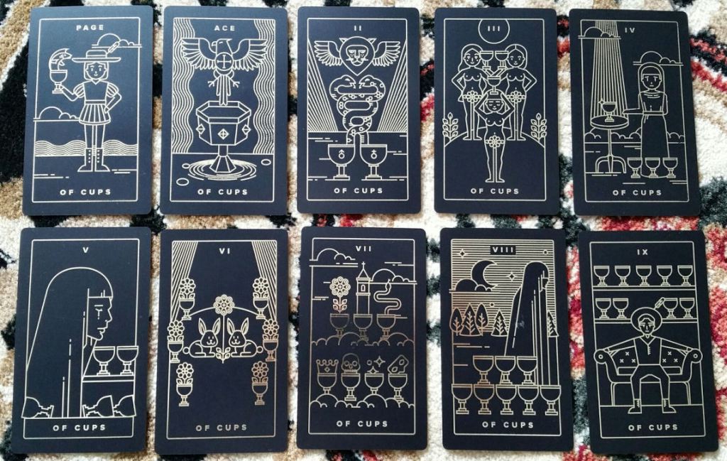 Golden Thread Tarot Review – benebell wen