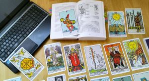 5 Beginner Tarot Courses for Free – benebell wen