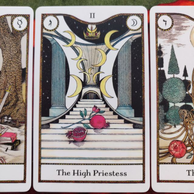 Flip-through of the Elemental Power Tarot – benebell wen