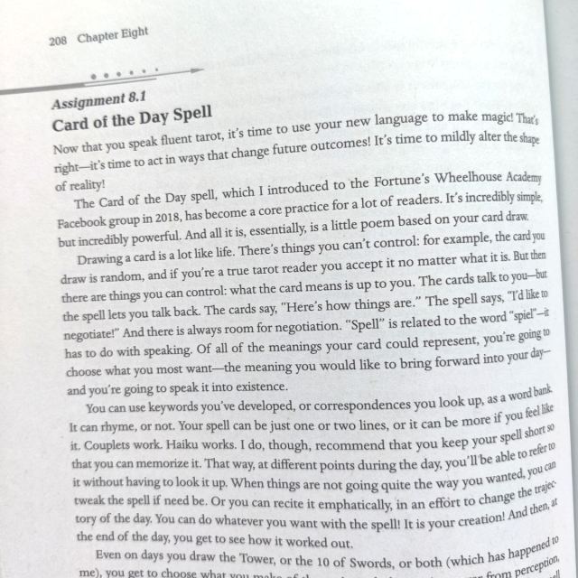 The Living Tarot by T. Susan Chang – benebell wen